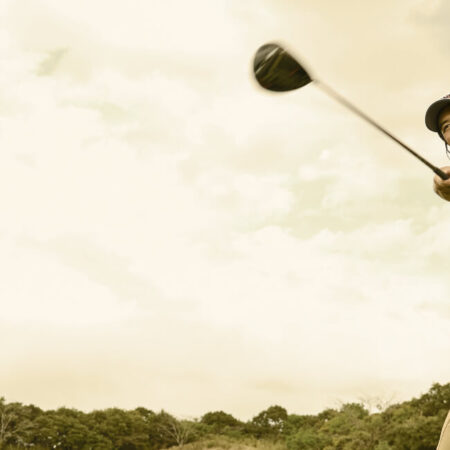 警告！ドライバーが得意なゴルファーは読まないで… 1W劇薬レッスン｜02 | BUZZ GOLF