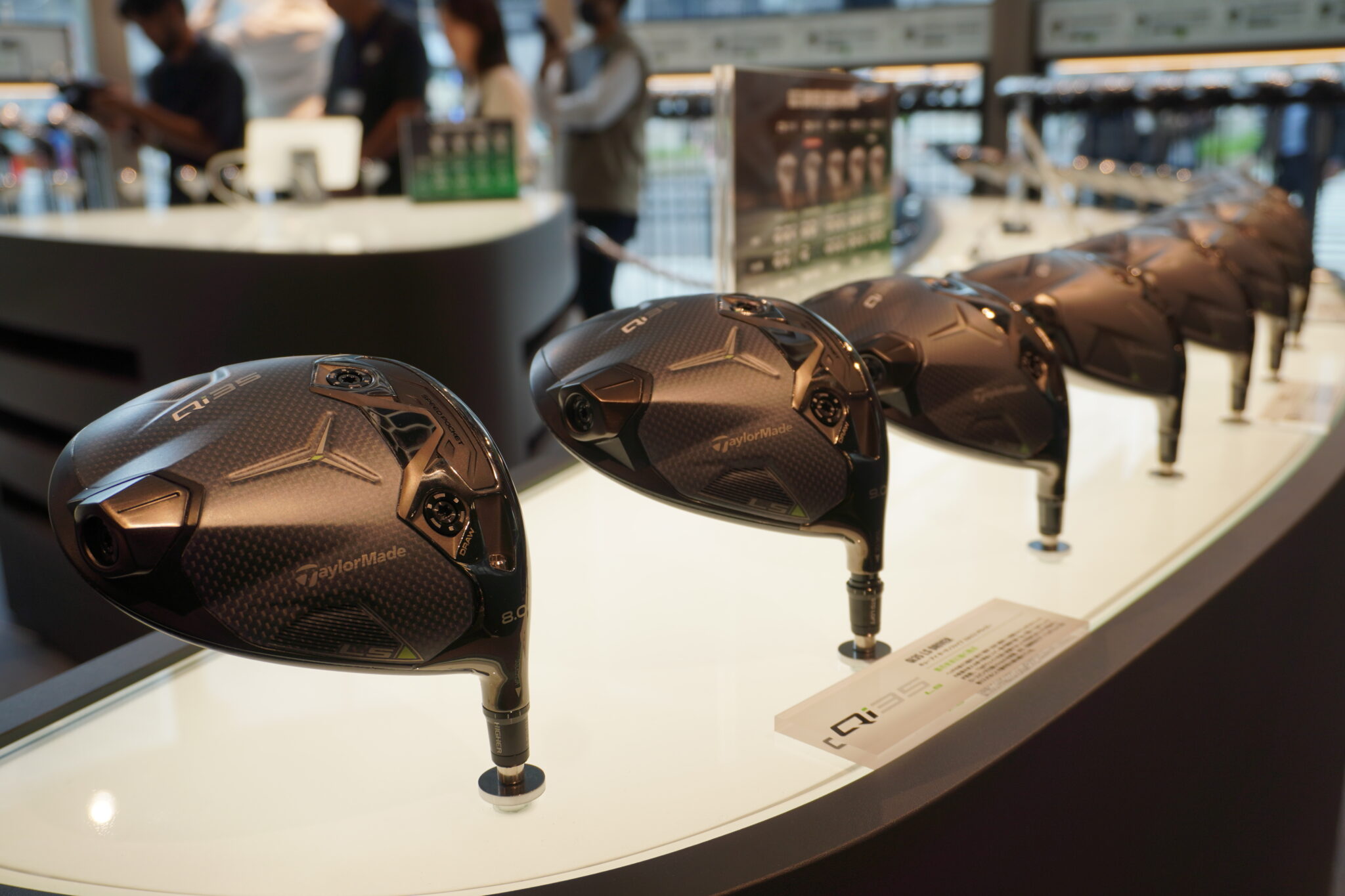 チームテーラーメイドが結集。「TaylorMade Fitting Lab Tokyo」、10月13日グランドオープン | BUZZ GOLF